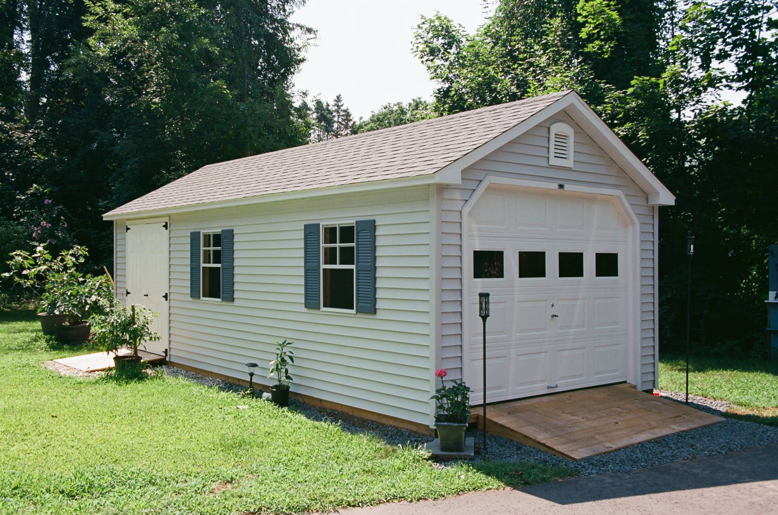 12' x 24' Classic Cape Garage, Ellington, CT | The Barn Yard