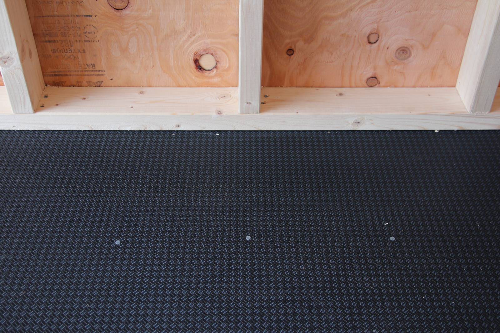 Poly Armor Floor System | The Barn Yard