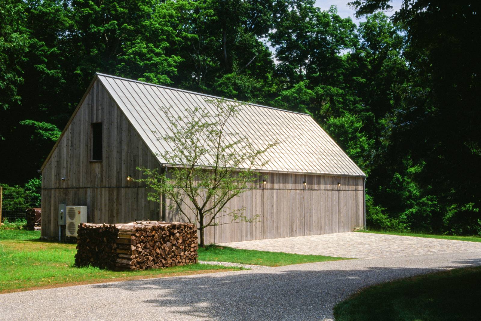 Minimalist Carriage Barn | The Barn Yard